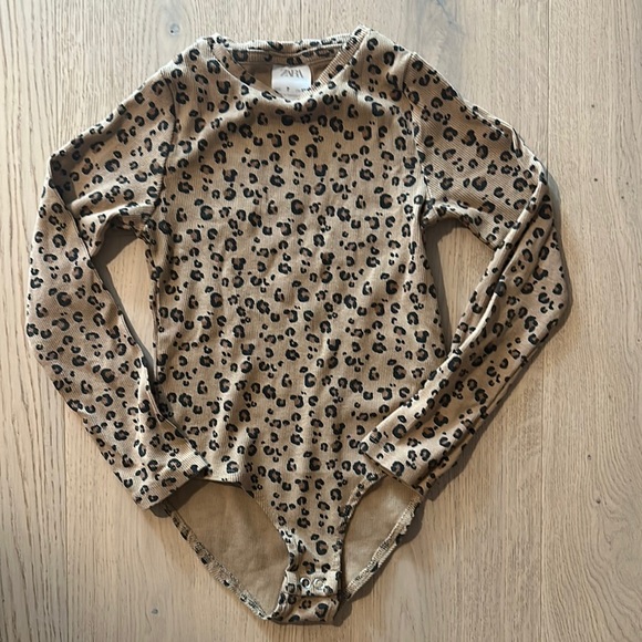 Zara | Shirts & Tops | Zara Leopard Print Long Sleeve Bodysuit | Poshmark